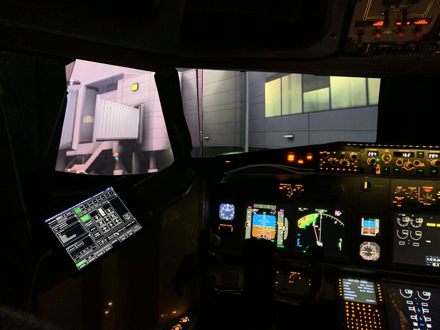 SimObsession - Home Built Boeing 737-800 Flight Simulator